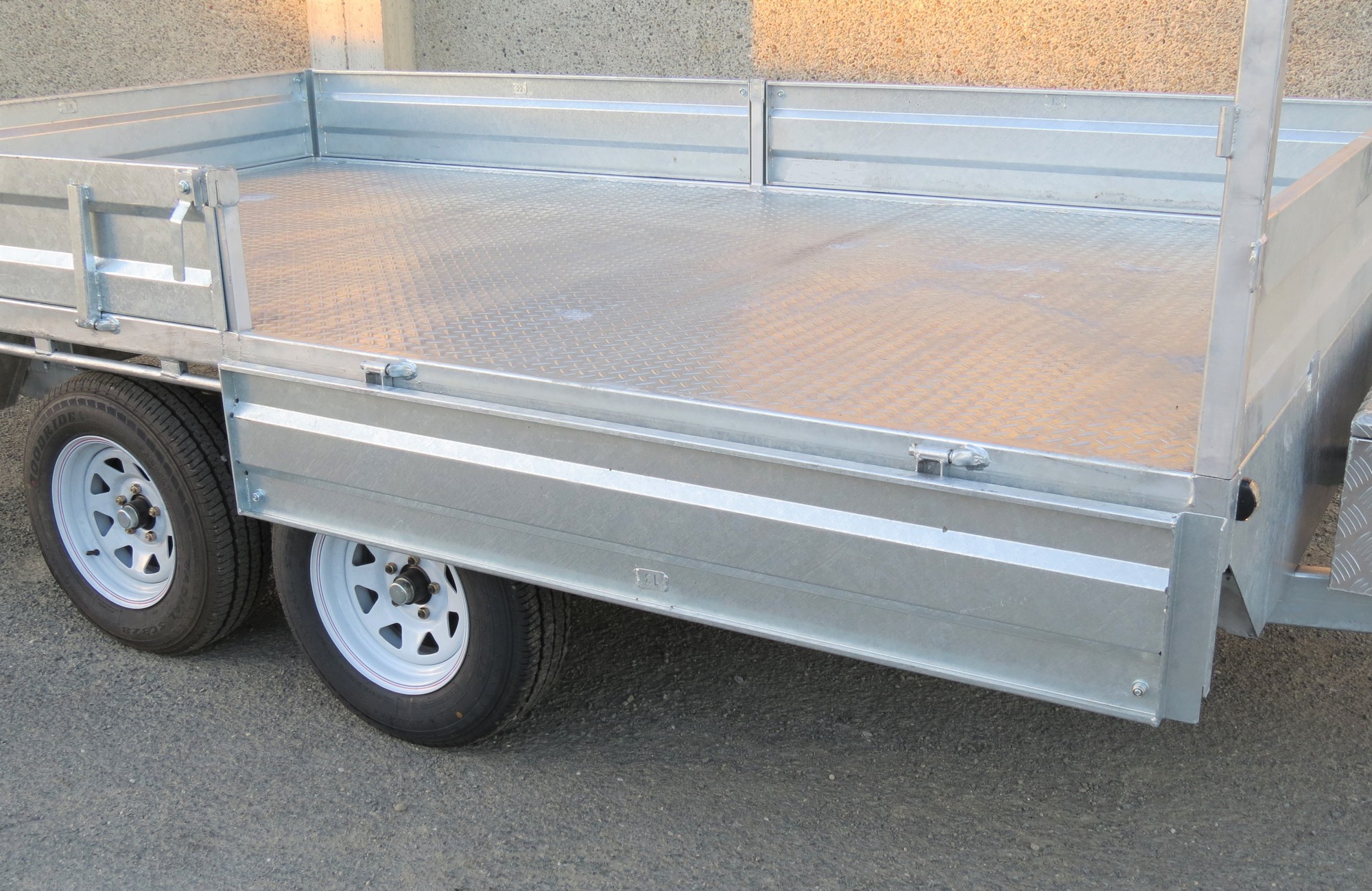Safari 12x7 Tandem Axle Flatdeck Trailer 3500kg GVM Optional 1200mm ...